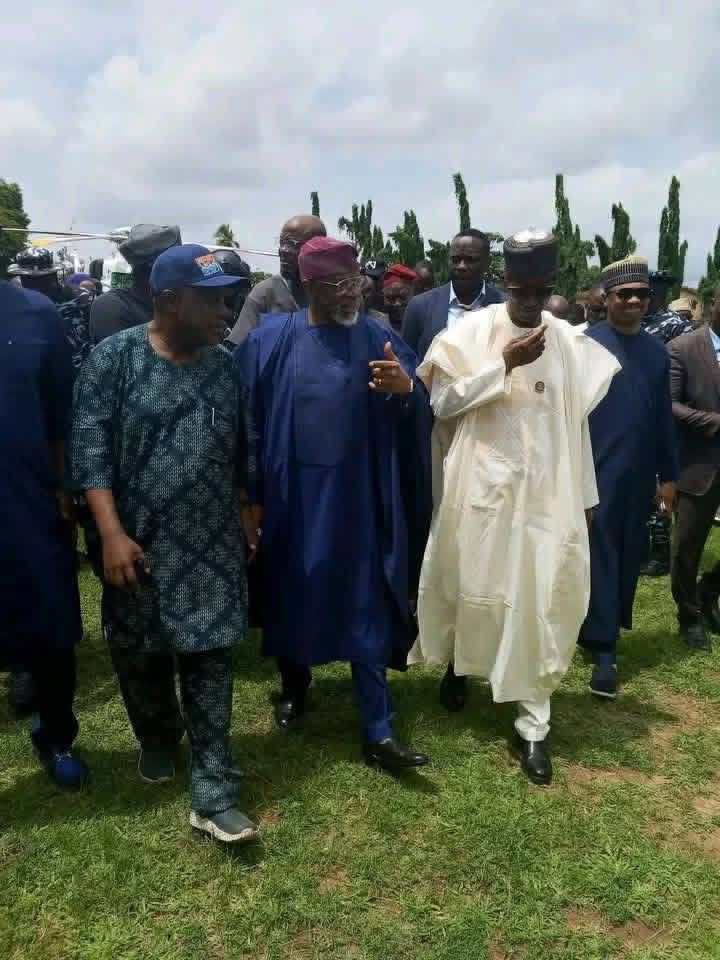 Buhari Leads FG Delegation to Esin-Ele, Orire LG Over Abduction of ...